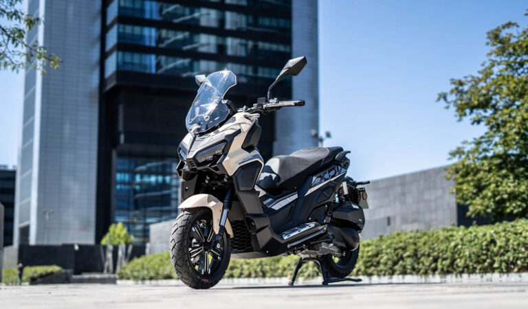 Vieste 300 XDV: Keeway presenta il suo ultimo modello - Concessionaria ...